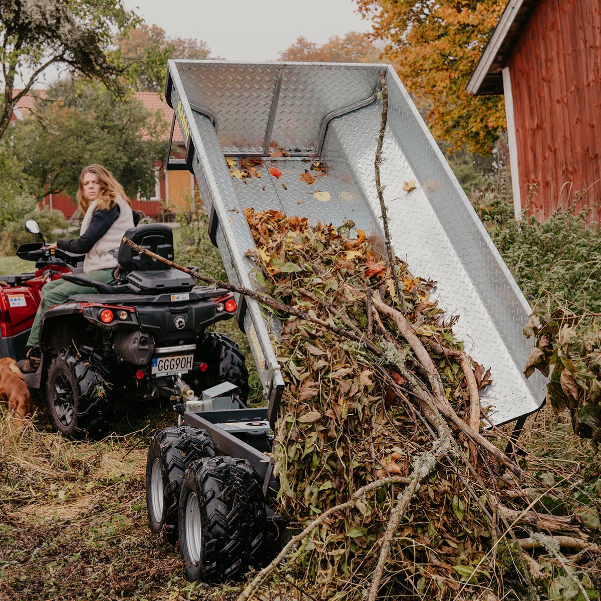 Tipping trailer ATV 1,420 kg with electrical hydraulic tipper