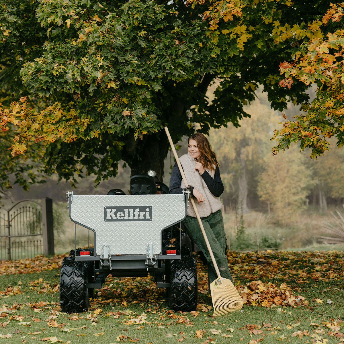 Tipping trailer ATV 1,420 kg with electrical hydraulic tipper