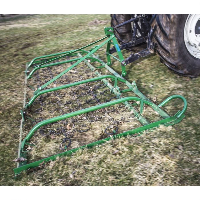 Grassland harrow with 2 metres working width and 3 rows of triangles
